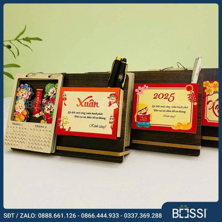 Lịch gỗ để bàn 2025 in khắc logo theo yêu cầu đẹp – độc đáo